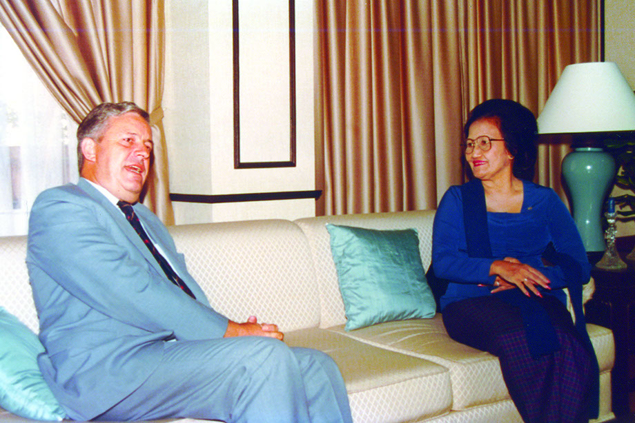 Nani Soedarsono, Perempuan Tegar di Tengah Gempuran Budaya Asing