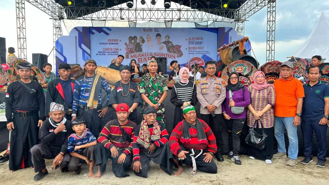 Gelar Pesta Rakyat, Mbak Vinanda dan Gus Qowim Ingin Lestarikan Seni Budaya Jaranan Kediri