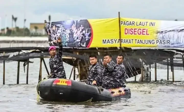 Kasus Dugaan Pemalsuan Dokumen Pagar Laut, Kades Kohod Jadi Tersangka Kasus Dugaan Pemalsuan Dokumen Pagar Laut, Kades Kohod Jadi Tersangka