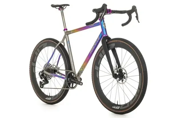 Moots Routt CRD California Dreamin’ Karya Spektakuler Hanya Ada 25 Frame