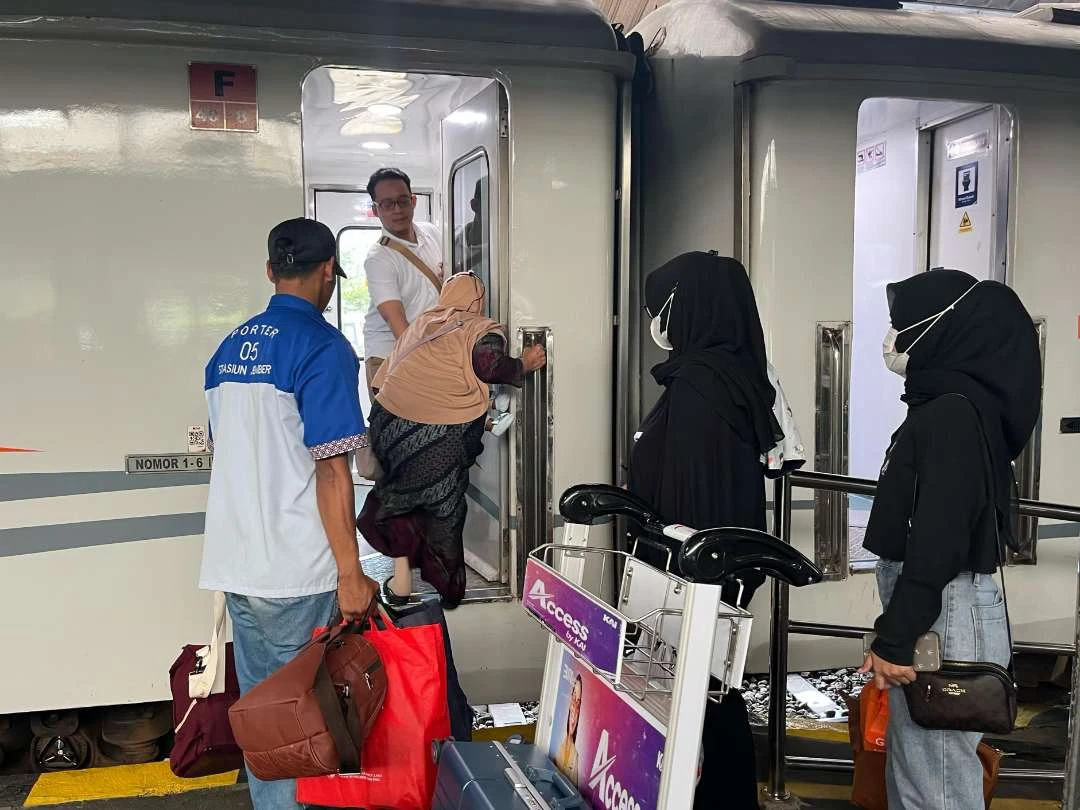 KAI Daop 9 Jember Operasikan Kembali KA Mutiara Timur Tambahan