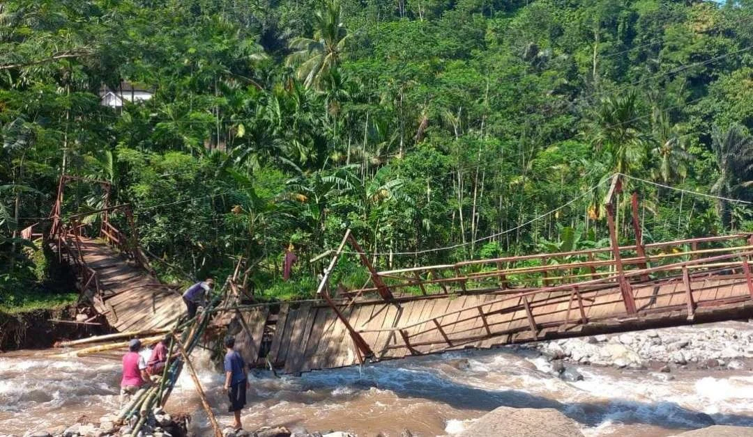 Diterjang Banjir, 12 Jembatan di Kabupaten Probolinggo Rusak