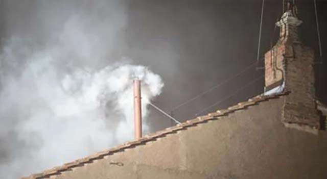 Bagaimana Asap Hitam atau Asap Putih dalam Konklaf Dibuat?