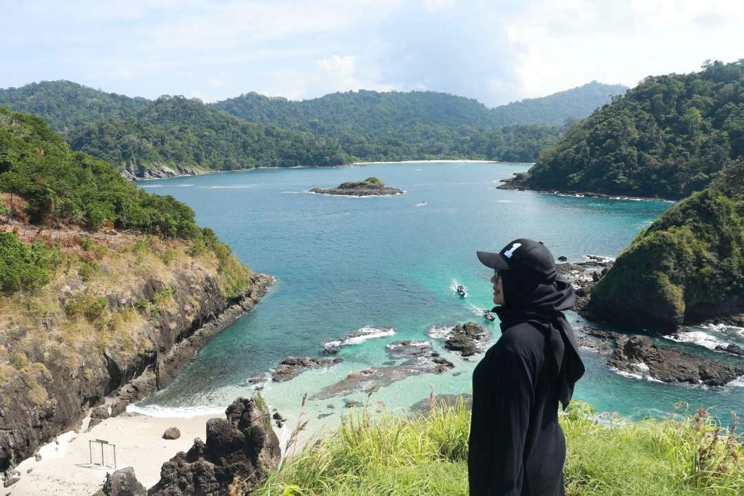 Pesona Pulau Bedil Banyuwangi, Indahnya Gugusan Pulau Dan Jernihnya Air ...