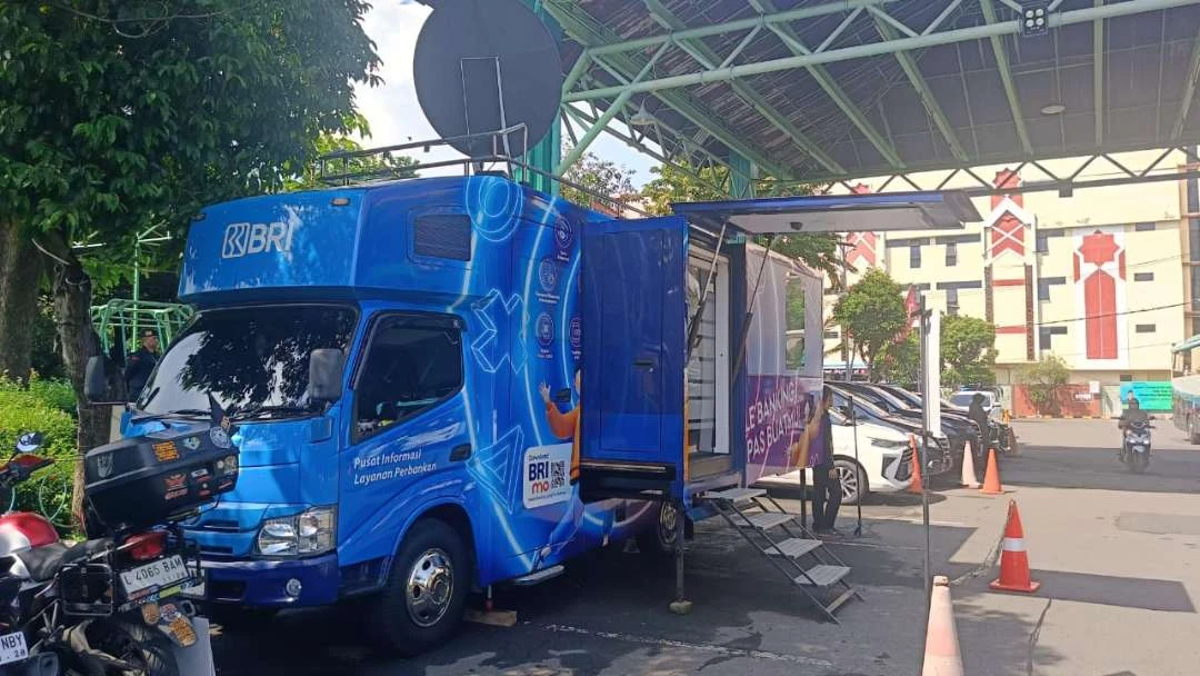 Melalui E-Buzz, BRI RO Surabaya Beri Kemudahan Transaksi Perbankan bagi ...